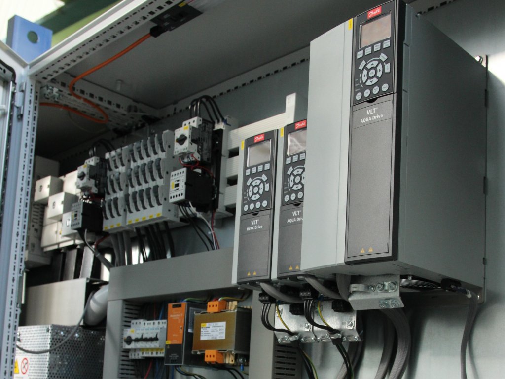 Electrical Enclosure Boxes: Choosing the Right Type for Your Needs ...